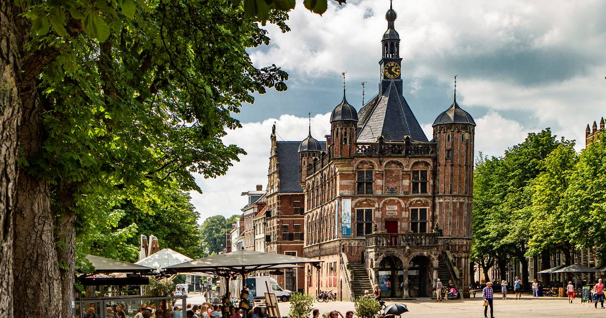 Restauratie geholpen: de Waag in Deventer is na vijftien jaar niet ...