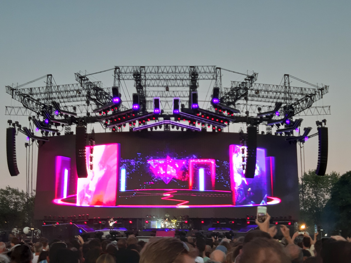 Muse brengt overdonderend visueel spektakel met een ietwat verwaaid ...