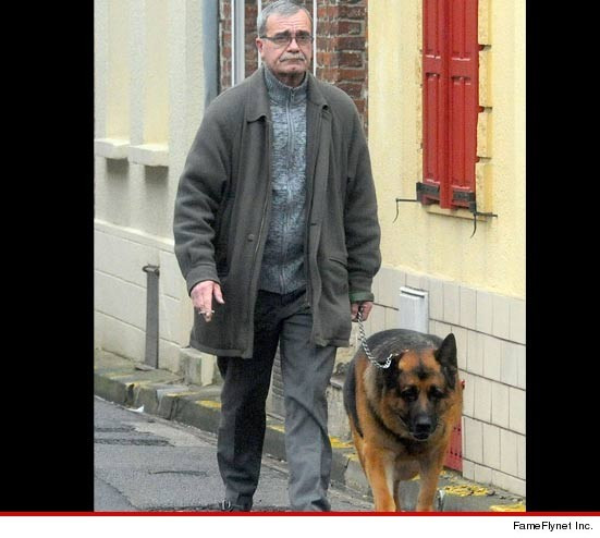 Franse loodgieter (56): "Ik ben kleinzoon van Hitler" | Foto | hln.be