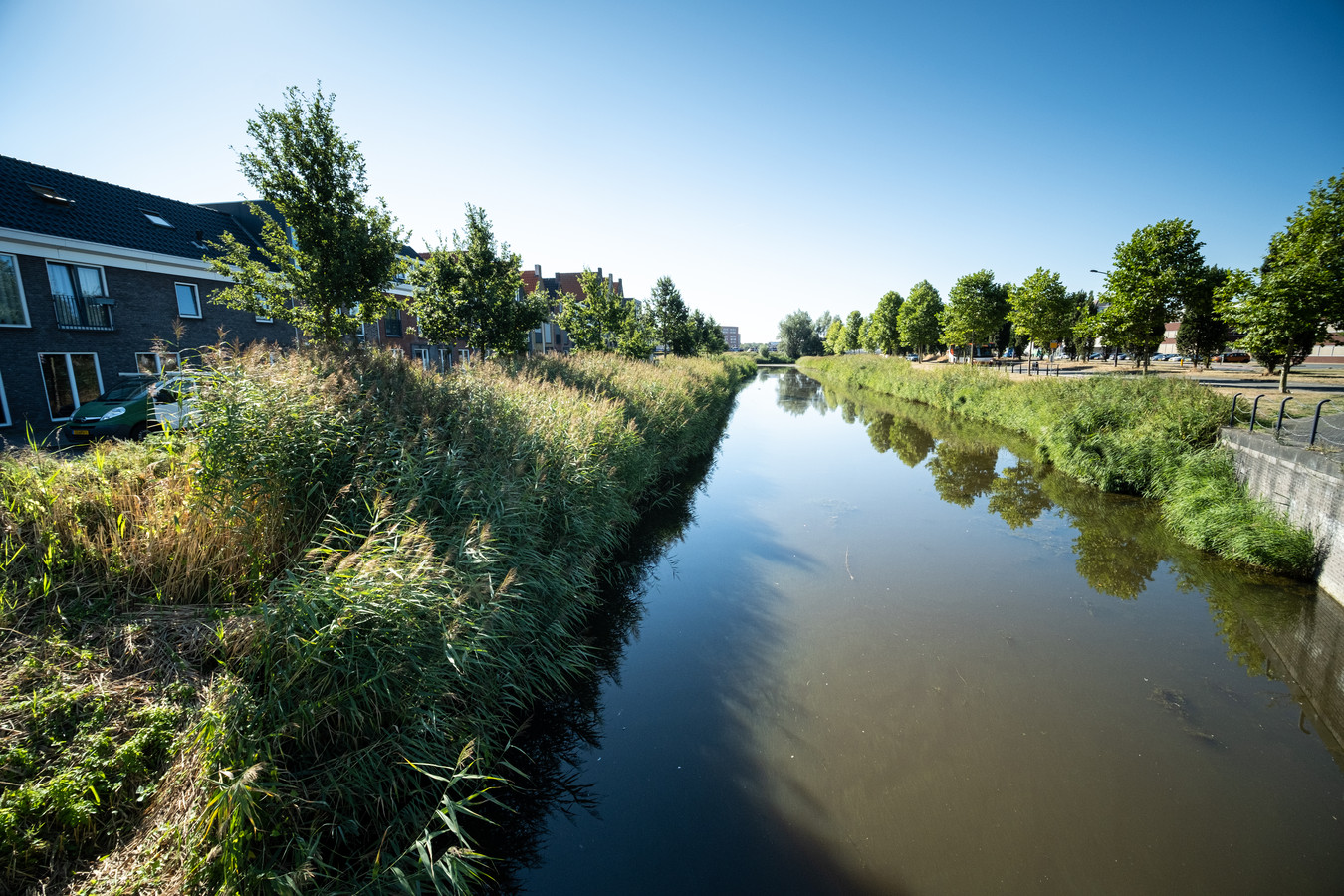 Het stond zo mooi in folder, ‘uitzicht op het water’, maar bewoners ...