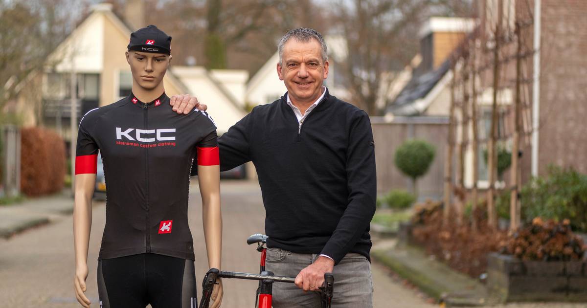 Hengeloër Rob Kleinsman verkoopt met KCC duizenden wielershirts per ...