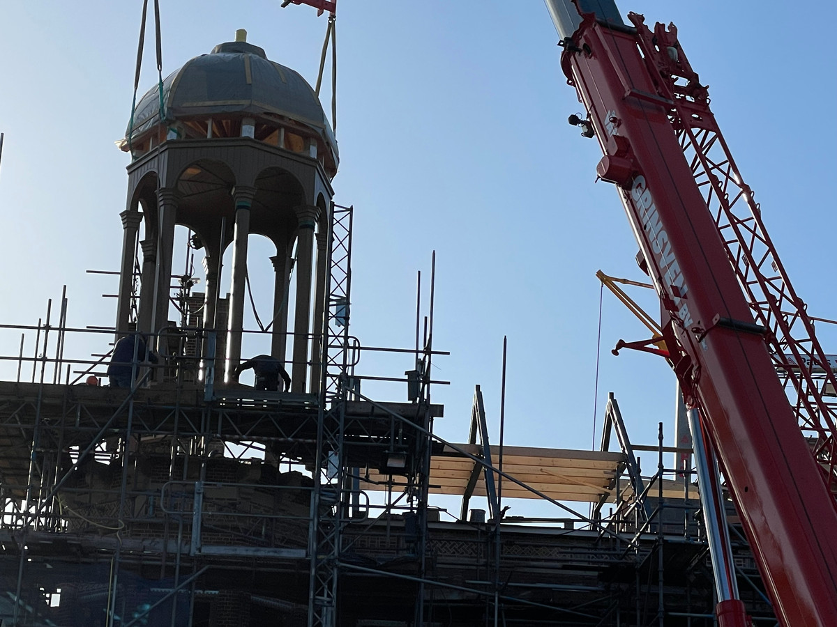 Hoogtepunt voor Zionsburg van Ewald Marggraff; afgebrand Vughts ...