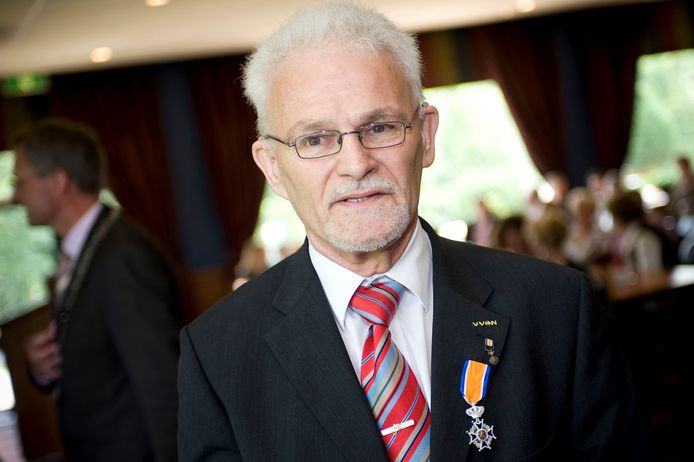 Voetbaltrainer Nico de Frel had niks met de ‘gangstermethode’ | Zeeland ...