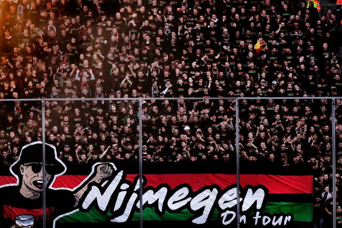 Ongekend veel NEC-supporters reizen mee naar Utrecht: ‘Jongeren willen ...