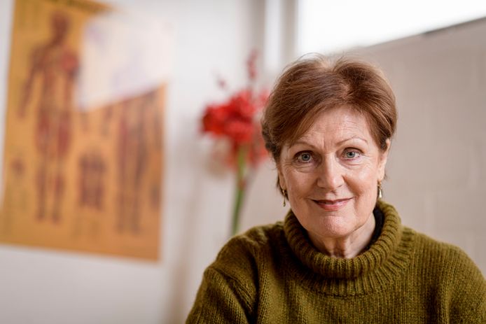 Agnes (66) stopt na 43 jaar als therapeute Mensendieck in Almelo: ‘Een ...