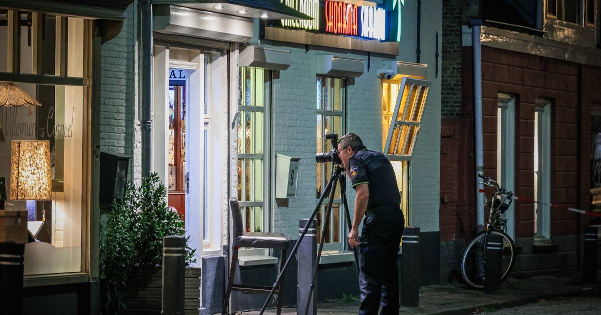 Rotterdammer (18) aangehouden voor schietpartij in shoarmazaak ...
