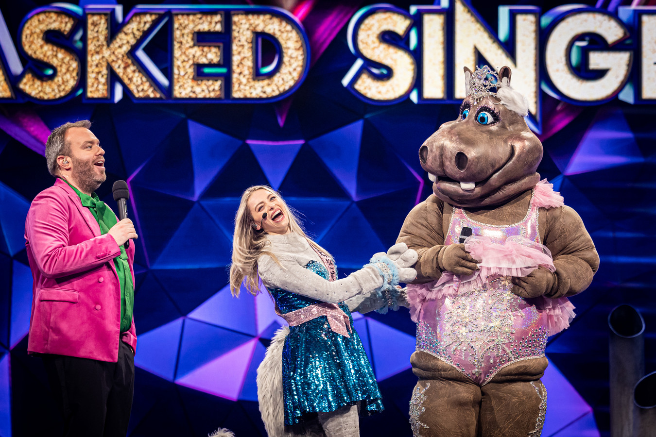 Foxy Lady moet ‘The Masked Singer’ verlaten, ontdek hier wie er onder ...