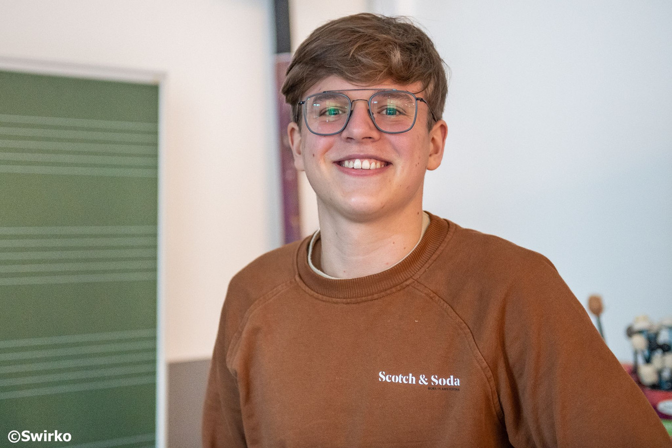 Emiel (17) regisseert ‘De Koopvrouw van Oilsjt’: “Zelfgeschreven versie ...