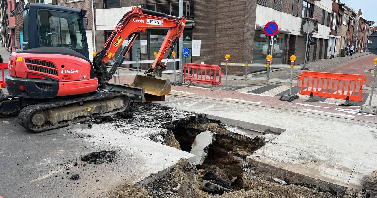 Werkzaamheden voor wegverzakking Antwerpse Steenweg zullen langer duren ...