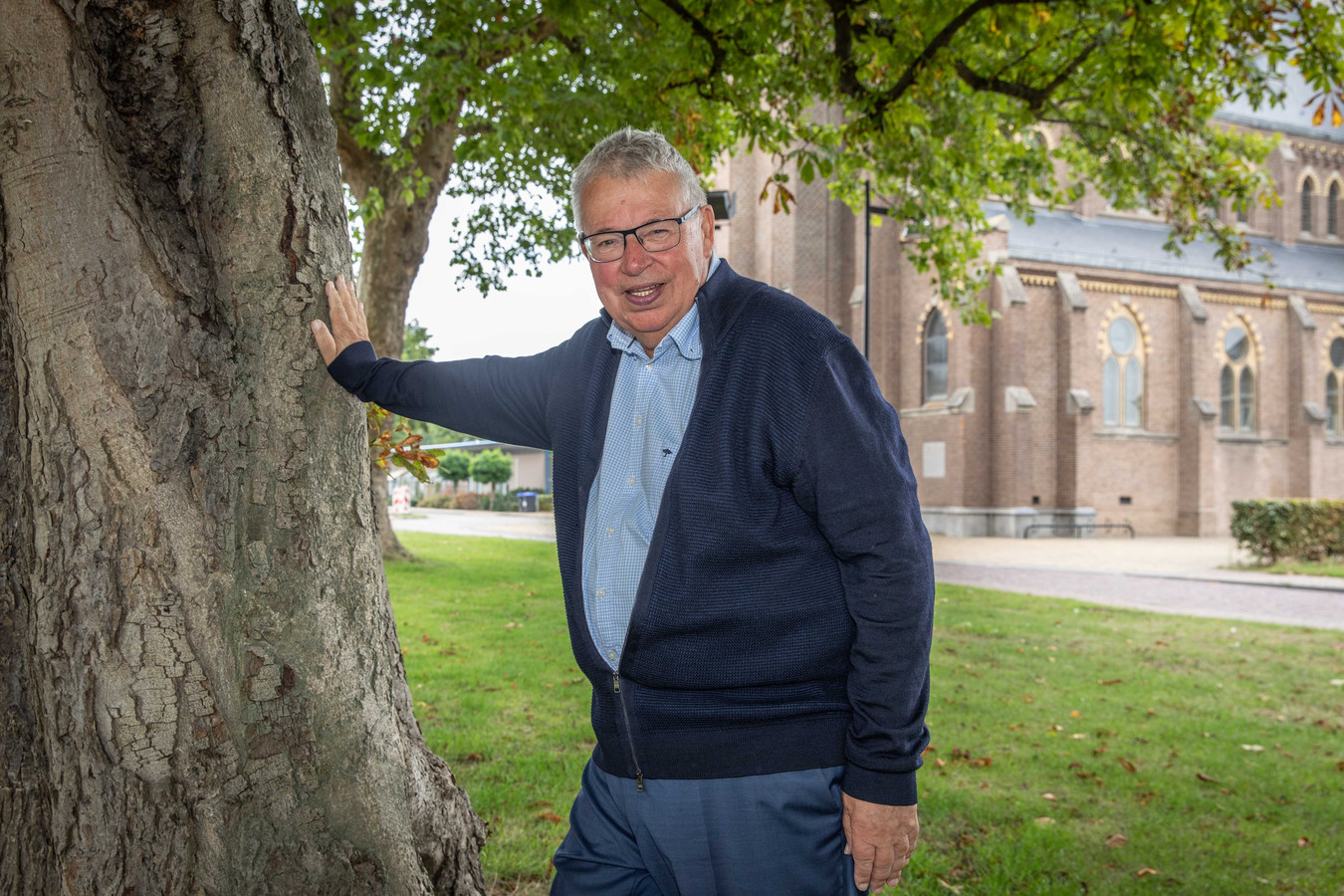 Pastor Marinus van den Berg spreekt over afscheid, rouw en verlies in ...
