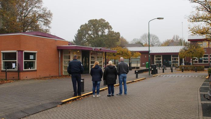 Dorpshuis splijt Soesterberg: 'We staan huilend op straat' | Amersfoort ...
