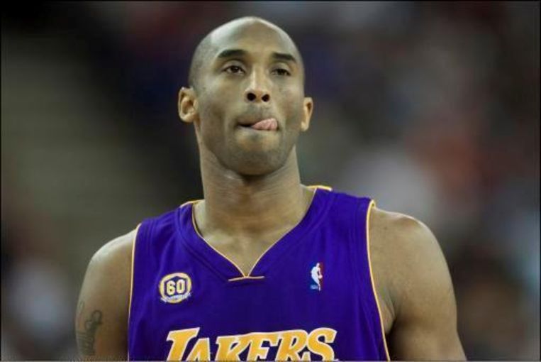 Kobe Bryant heeft eindelijk eerste MVP-trofee beet | De Morgen