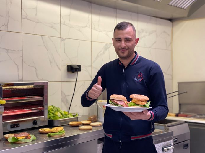 Nieuw burger- en tacorestaurant in Brugse Poort: “Ik was het beu om ...