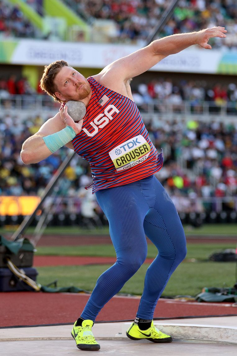 Ryan Crouser lost belofte eindelijk in, oermens uit Oregon stoot de ...