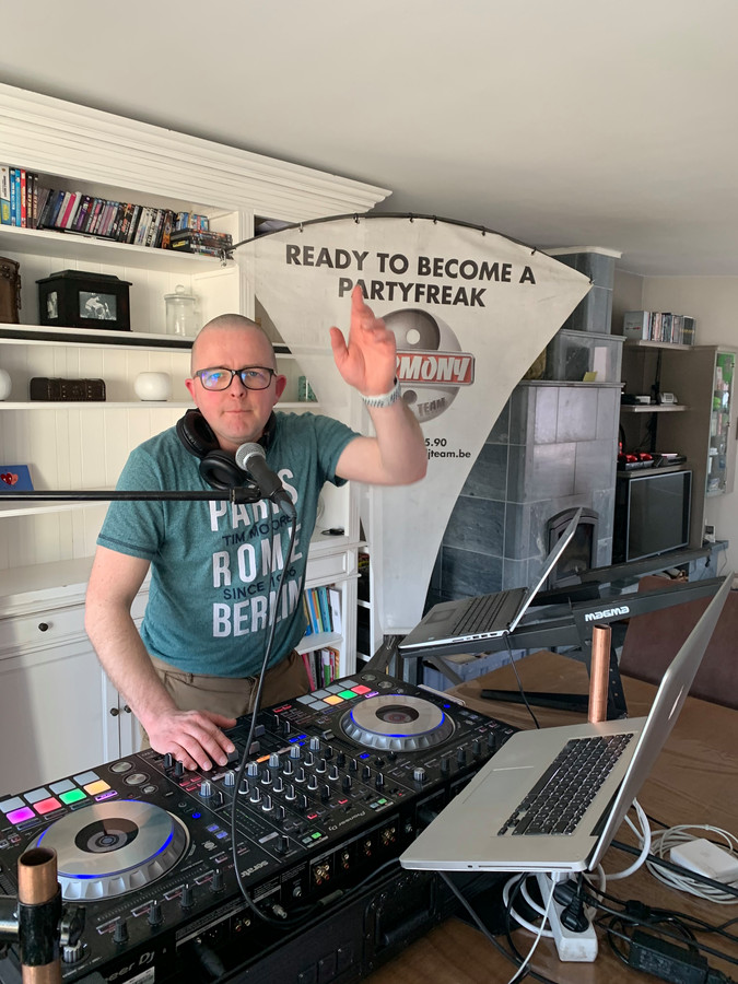 In dit virtueel café hangen 3.450 stamgasten aan de toog: “Ook hier ...