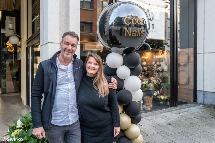 Vader Eric (50) en dochter Coralie (32) openen zaak in Korte Zoutstraat ...
