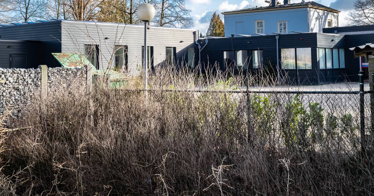 Bulgaren moeten pand in Terwolde van failliet vastgoedfonds verlaten ...