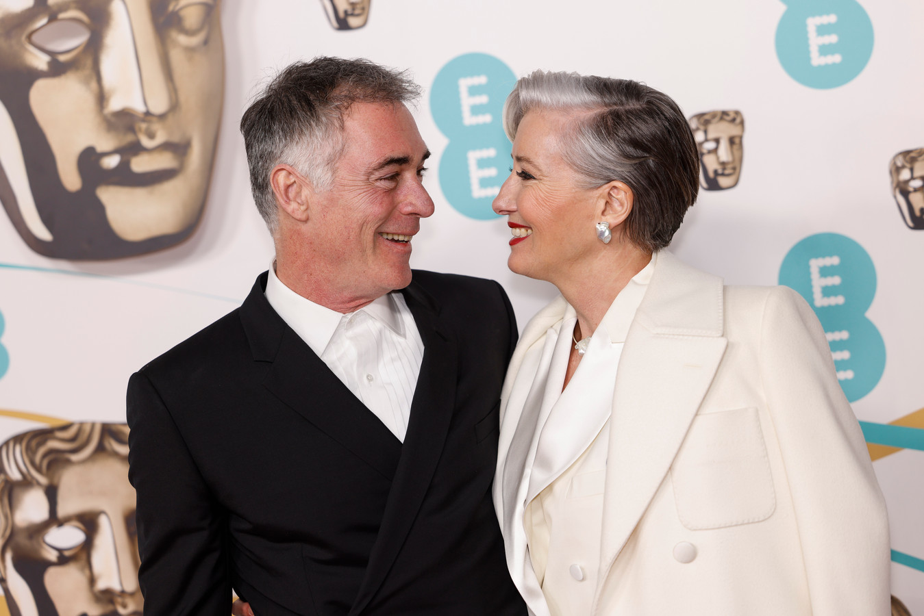 Na twintig jaar huwelijk vindt Emma Thompson “liefde een mythe en ...