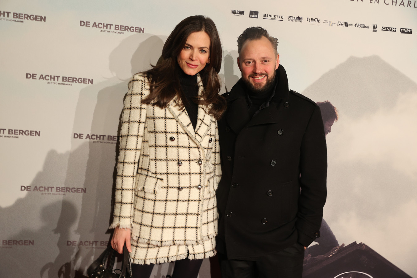 IN BEELD. Cast van ‘Zillion’ keurt ‘De Acht Bergen’ | Foto | hln.be