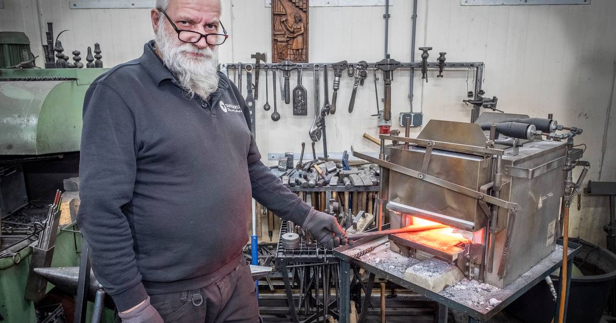 ‘IJzer warm stoken, vormen smeden, geweldig werk’ | Land van Cuijk ...