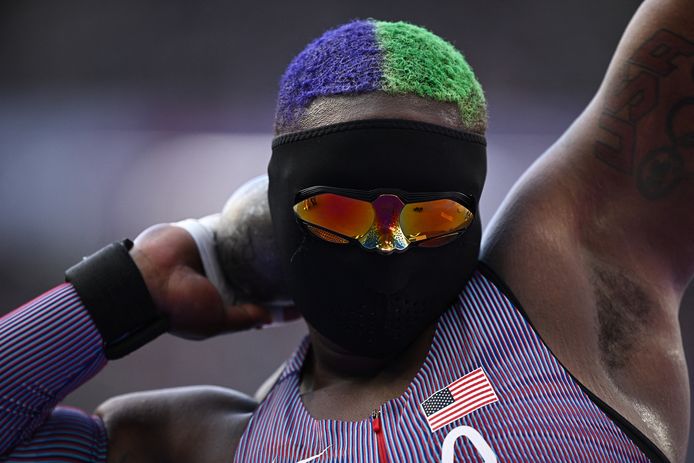 ‘The Hulk’ kleurt atletiekbaan in Parijs: dit verhaal gaat schuil ...