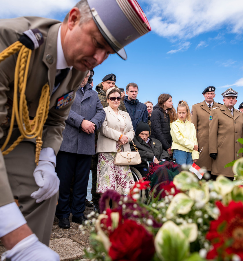 Poolse generaal Stanislaw Maczek kijkt nu voor altijd uit over de ...