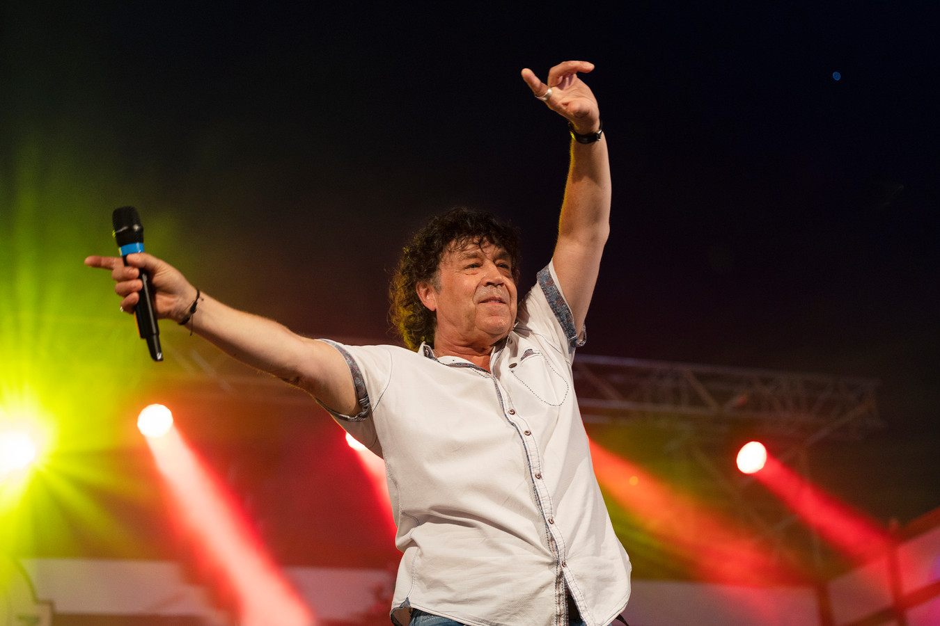 Staande ovatie voor Corry Konings tijdens Die Heise Bierfesten | Foto ...