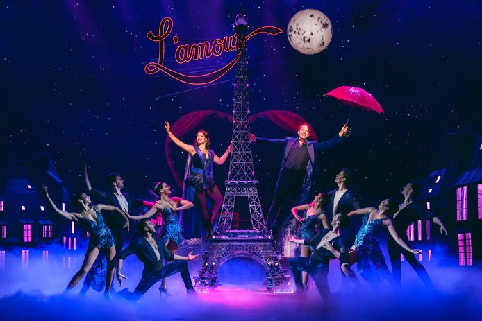 Vier sterren voor musical Moulin Rouge: overweldigende achtbaanrit om ...
