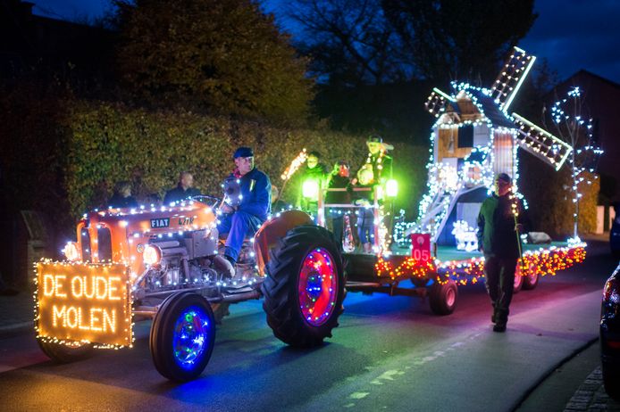 Sinterklaas stipt ook weer Wuustwezel aan in zijn agenda voor dit weekend tijdens de Lichtstoet ...