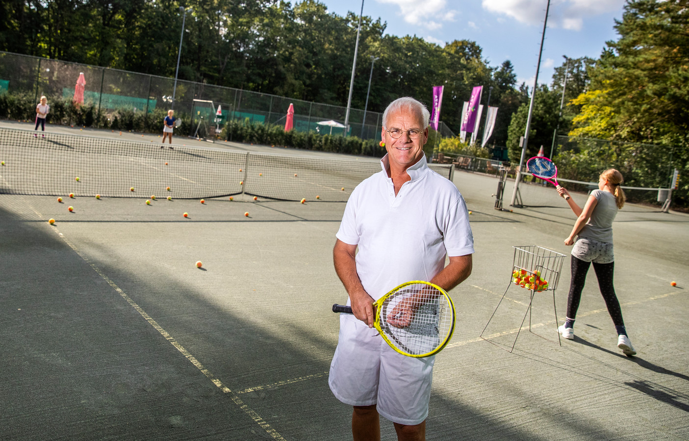 Al veertig jaar tennisleraar in Bosch en Duin: ‘Soms ben ik net dokter ... Al veertig jaar tennisleraar in Bosch en Duin: ‘Soms ben ik net dokter ...