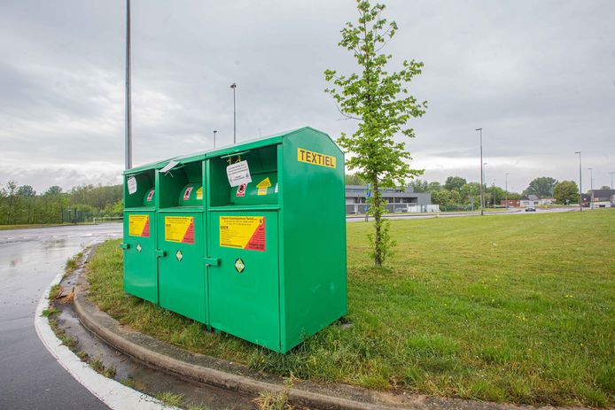 Nieuwe locatie voor textiel- en wandelcontainers | Izegem | hln.be