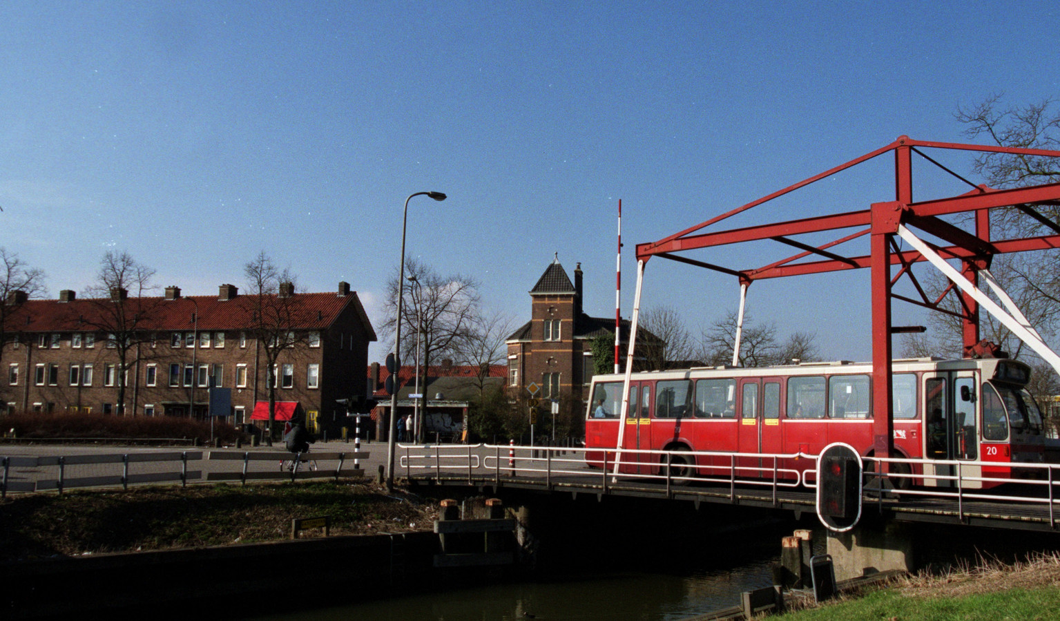 Problemen met Rode Brug in Utrecht zijn hardnekkig: ‘Het is een drama ...