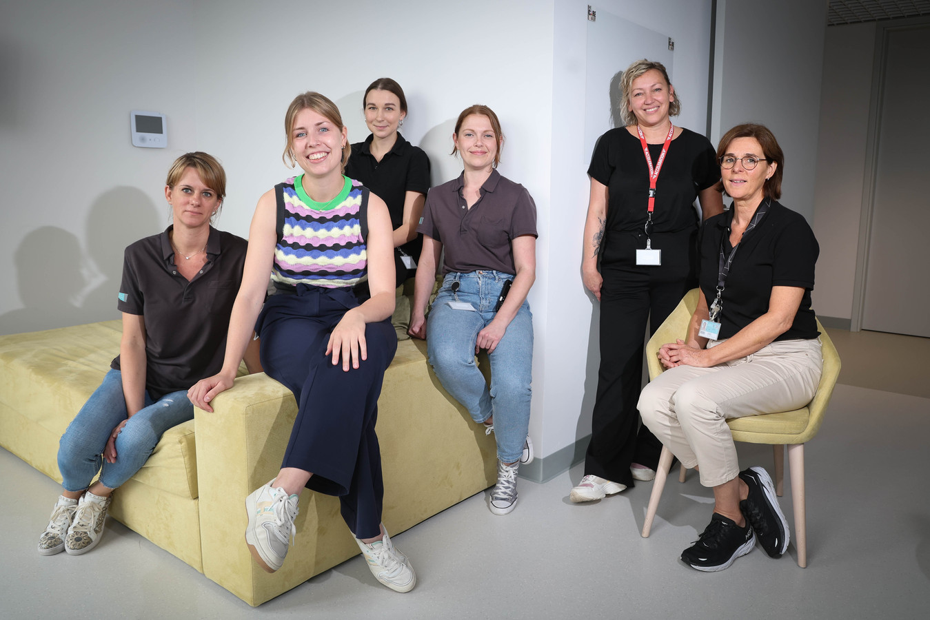 “Gisteren kwam hier een vrouw van 84 binnen, dan voel je de spanning in ...