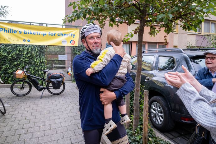 Phille overwon verbrijzelde voet en alcoholverslaving en trekt nu op ...