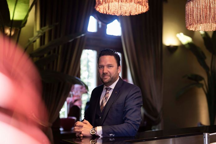 Hasselaar Yannick Bouts (43) ruilt Kasteel van Ordingen in voor luxehotel La Réserve in Knokke ...
