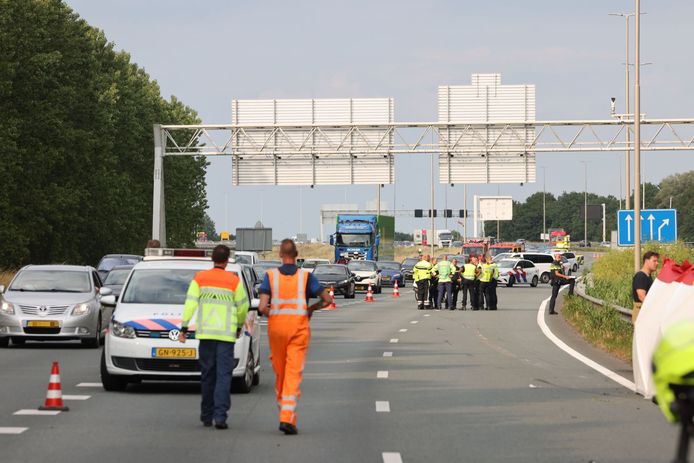 Zwaar ongeval op A28 bij Hattemerbroek: motorrijder (53) overlijdt ter ...