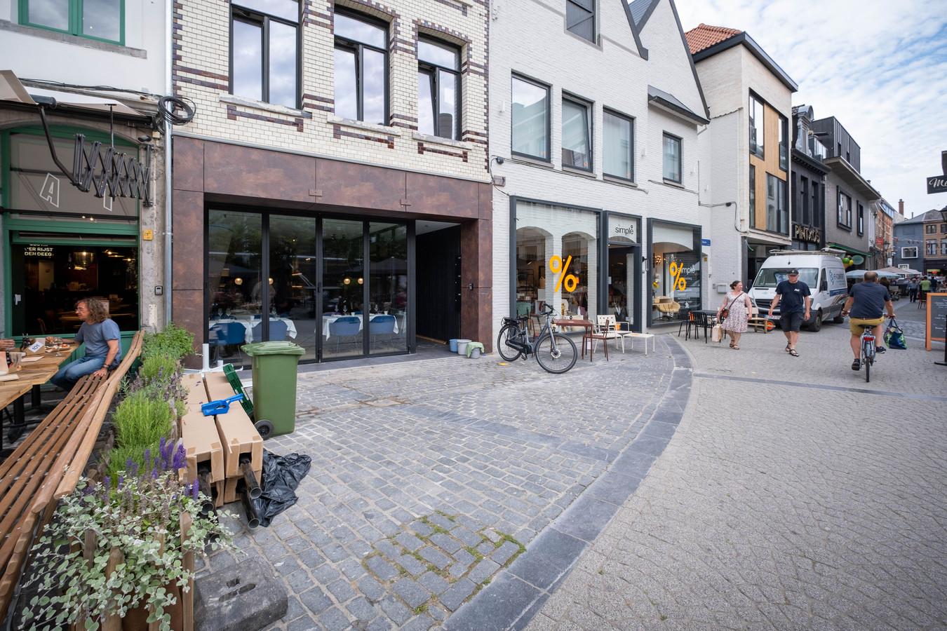 Mechelaar Bram (26) opent deuren van visrestaurant Emiel: “Wil gasten ...