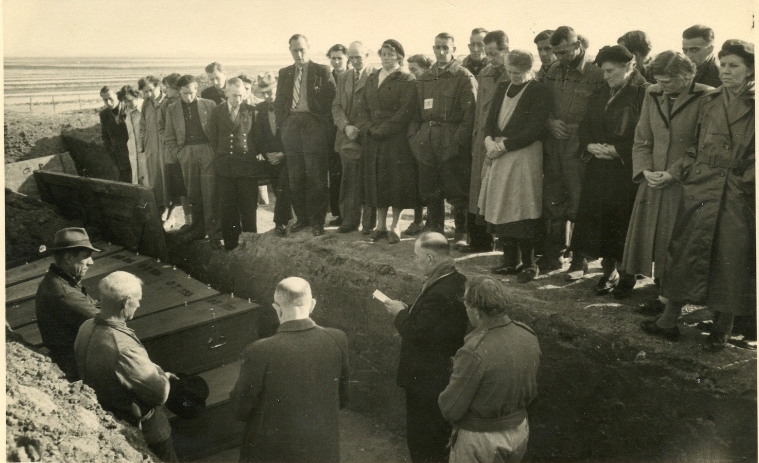 De watersnoodramp hoort bij Oude Tonge: ‘We moeten de verhalen blijven ...