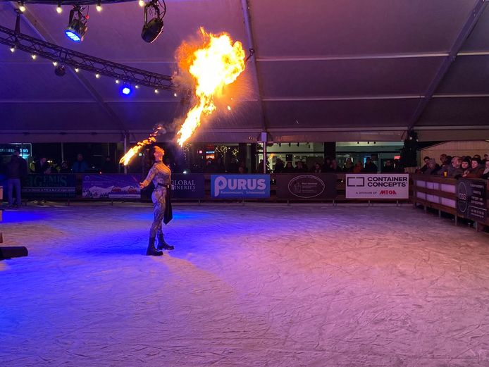 Vuurspuwer opent winterdorp in Kapellen: “We hebben zowel schaatspiste ...