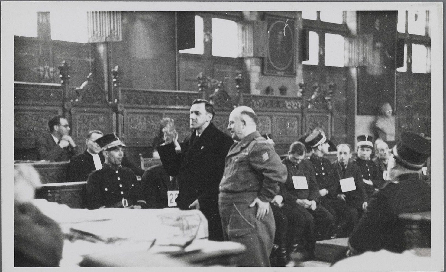 23 beulen van Breendonk terug in stadhuis | Foto | hln.be