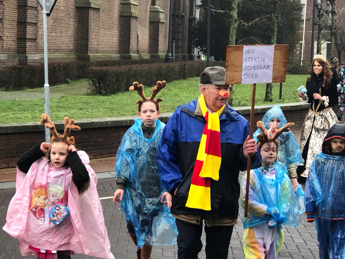 Empeldonk grossiert in de loopgroepen; Uilen verwijderen omstreden ...