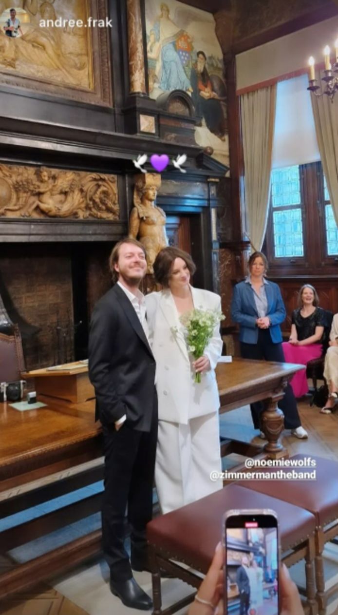 Noémie Wolfs stapt in huwelijksbootje met Balthazar-bassist Simon Casier | BV | hln.be