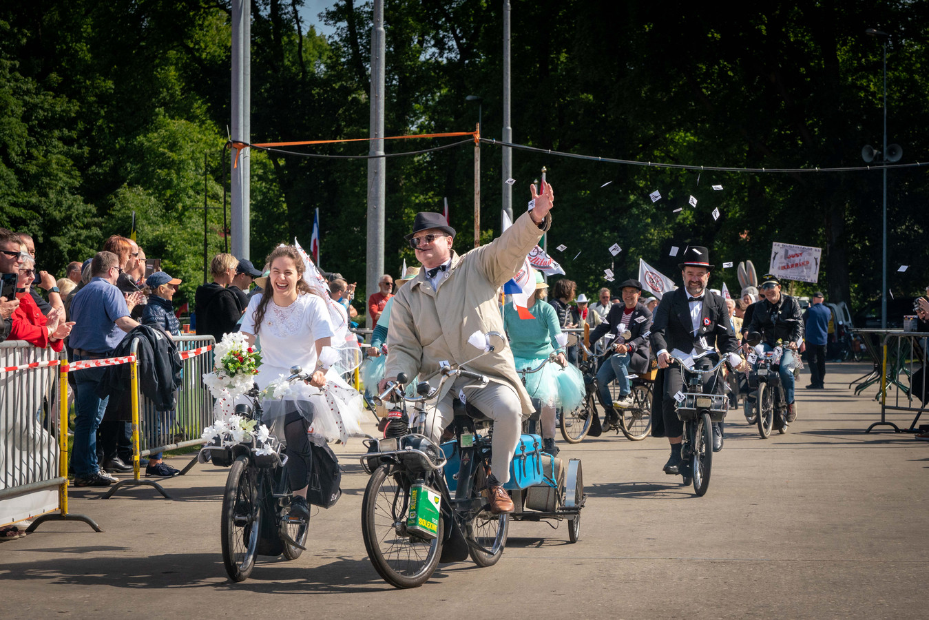 De solex bestaat 75 jaar en wordt gevierd in Oosterbeek: ‘Pa is als ... De solex bestaat 75 jaar en wordt gevierd in Oosterbeek: ‘Pa is als ...