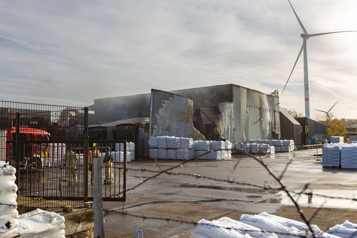 Brand bij pelletverwerkend bedrijf Pelcon | Ham | hln.be