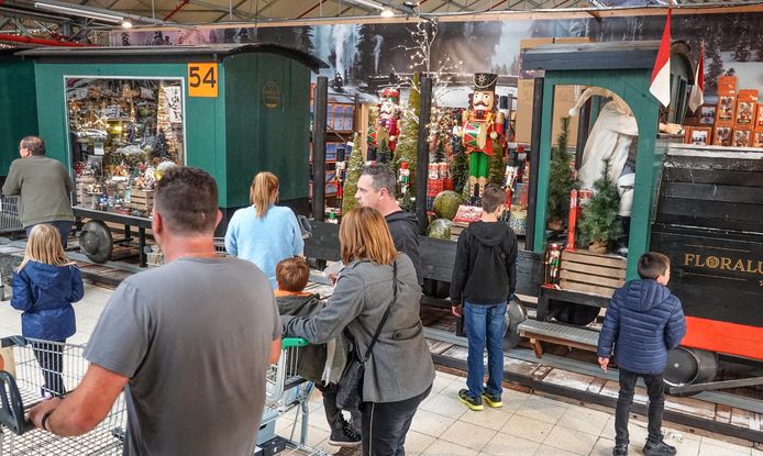 Floralux pakt uit met kerstdorp van 2500m², blikvanger is kersttrein ...