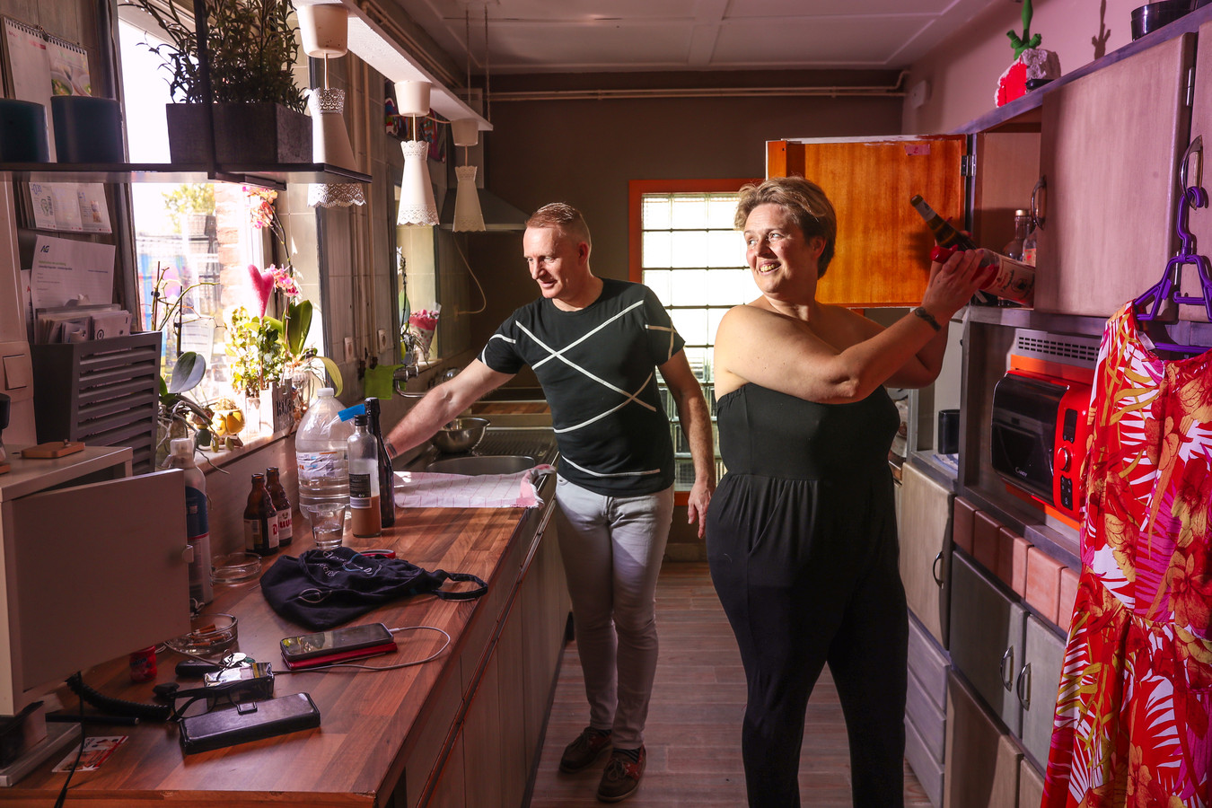 SEXPLOSIE (1): Of hoe illegale seksfeestjes in coronatijd gewoon zijn ...