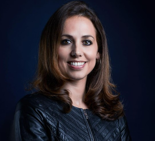 Kale man met bril die inwoners in Dordt berooft of begluurt weer op ...