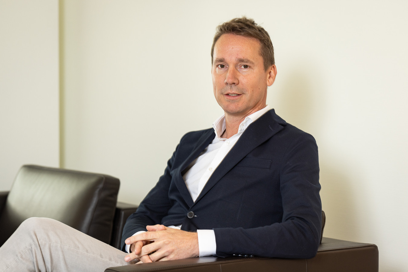 Minister Brouns lanceert nieuwe website om te investeren in "exotische ...