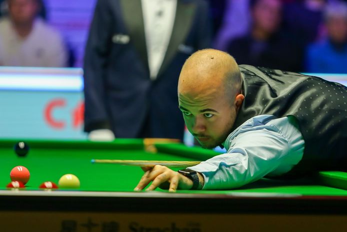 Luca Brecel raast voorbij Mark Allen door naar de finale op English ...