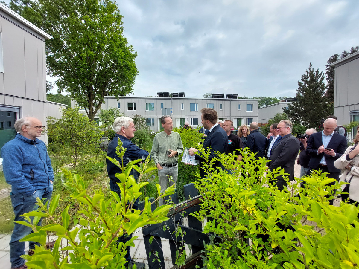 ‘Dóórbouwen, door de crisis heen’: minister De Jonge wil veel meer ...